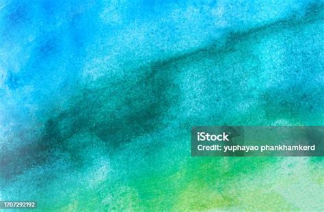 종이에 그림을 그리는 배경에 파란색과 초록색 수채화 그림의 아름다운 추상화 수채화 용지 배경입니다 추상적으로 그려졌다 브러쉬 스트로크 페인팅 유기농에 대한 스톡 사진 및