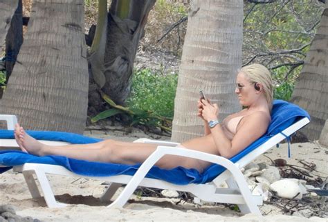 Lindsey Vonn Shows Off Her Stunning Figure On The Beach In Tulum Photos Pinayflixx Mega Leaks