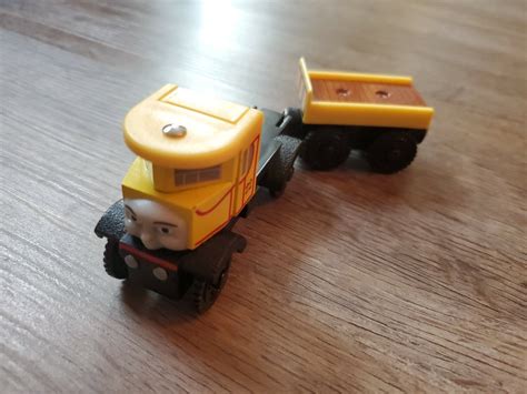 Thomas And Friends Isabella Tootally Thomas Isabel Auto Coach Ertl