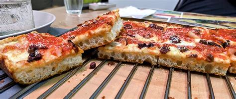 Guide To American Pizzas History Characteristics And More