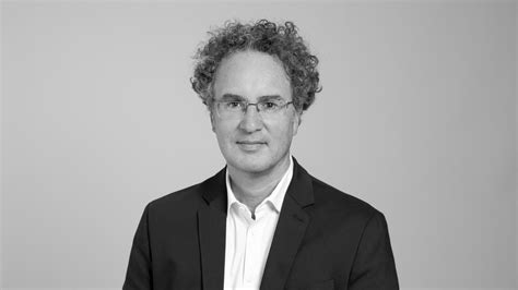 Peer Briken Bei Sexsucht Ist Entscheidend Wofür Sex Eigentlich