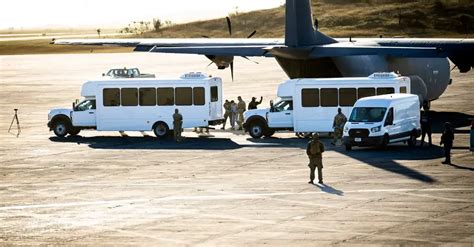 ترامب يعيد المهاجرين المحتجزين في جوانتانامو إلى أمريكا القاهرة الاخبارية