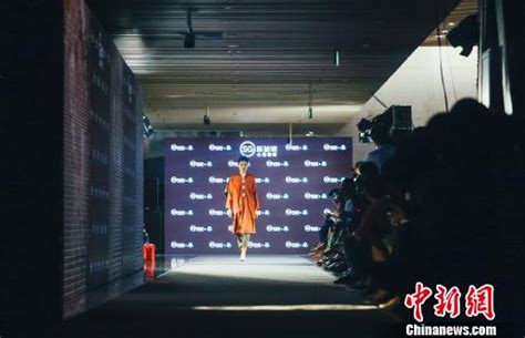 新加坡娘惹服装秀在成都上演 周边 云桥网