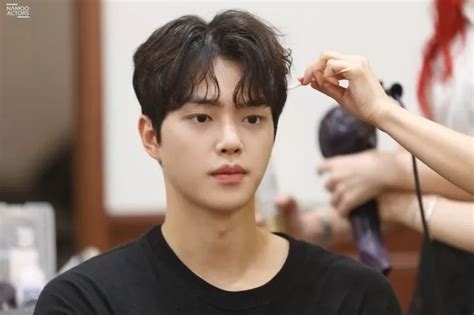 얼굴 유형에 따라 어울리는 머리스타일 추천