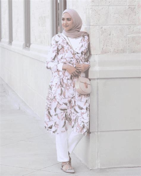 30 Cute Hijab Styles For University Girls