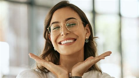 14 Makeup Tips Everyone Who Wears Glasses Needs To Know