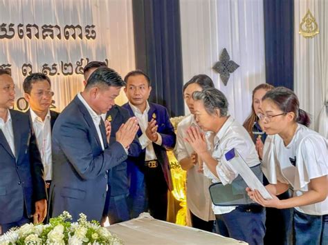 លោកអ្នកឧកញ៉ា លាង ឃុន ដឹកនាំសមាជិកសមាគមឧកញ៉ា ២៧រូប ចូលរួមគោរពវិញ្ញាណក្ខន្ធ ឧកញ៉ា គី ទីគា