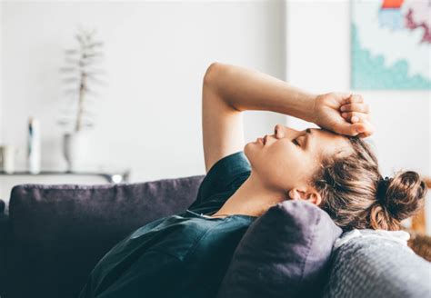 Tips To Reduce Stress फॉलो करा या 5 टिप्स वर्षभर रहाल टेन्शन फ्री