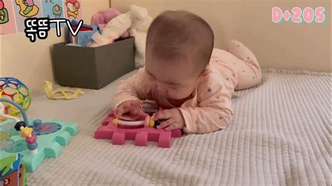 아무생각없이 아기 노는 거 지켜보기👀 혼자서 꽁냥꽁냥 잘 노는 아기👶🏻 뭐하고 노니⁉️ Youtube