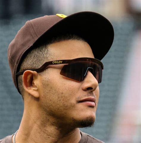 Derek Jeter Glasses What Pros Wear Derek Jeters Oakley Radar Pitch