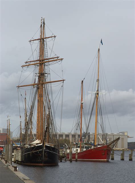 무료 이미지 바다 보트 차량 돛대 항구 원시 녀석 독일 Walimex 삼양 펜타 85mm 선박 큰 포장 마차 2010 년 돛단배 탠 껍질