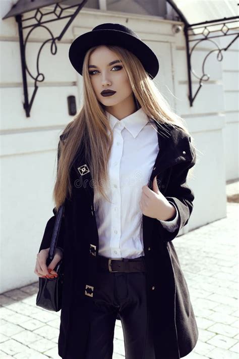 Beautiful Fashion Style Girls