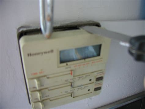 Honeywell St699 Timer Battery Replacement