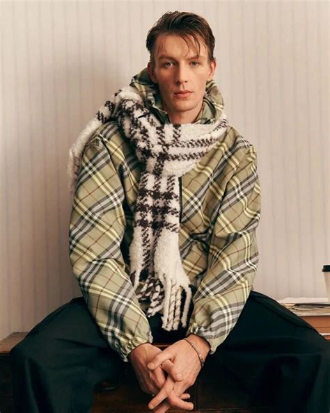Tradición Inglesa Y Modernidad Así Es La Nueva Colección De Burberry
