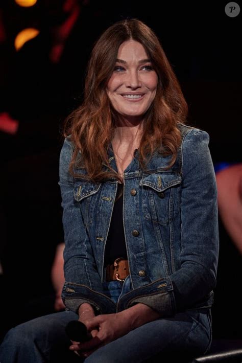 Carla Bruni Son Fils Aurélien Un Cigare à La Main Se Prend Pour Un