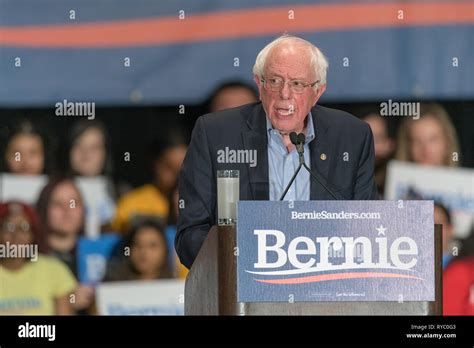 Iowa City Iowa Usa 8th March 2019 Vermont Senator Bernie Sanders
