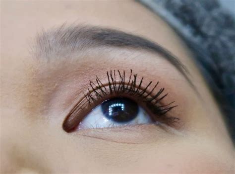 Too Faced Damn Girl 24 Hour Black Mascara Fluffy Lashes That Dont