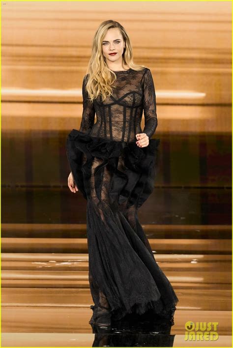 Kendall Jenner Anitta Viola Davis And So Many More Walk Loreal Paris Runway For Fashion Week