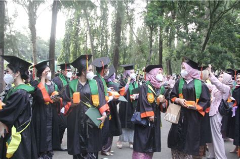 Industrial Engineering Graduation Day 2021 Fakultas Teknik
