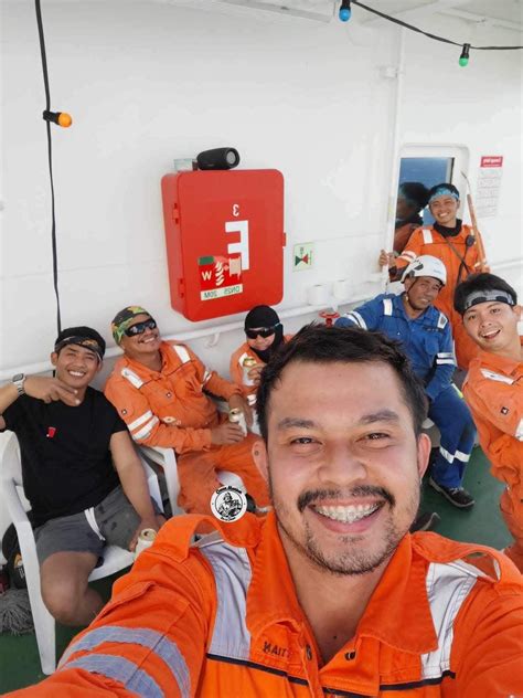 Ocean Mariner 𝐅𝐫𝐞𝐞𝐛𝐨𝐚𝐫𝐝 💙🛳️😍🔥⛵⛵ Mariner Sailor Seafarer Seaman