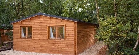 Robin Log Cabin Quarry Walk Park