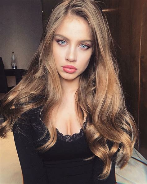 Pin De Shakiro En Xenia Tchoumitcheva Peinados Belleza Rubia