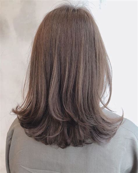 헤벤져스 꼼나나 루이쌤Ⓜ️컨투어링컷컨투어링펌 On Instagram 중간머리 레이어드 C컬💇🏻 ️붉은기 잡아주는 민트 애쉬 브라운 염색으로 톤다운 염색과 어중간한