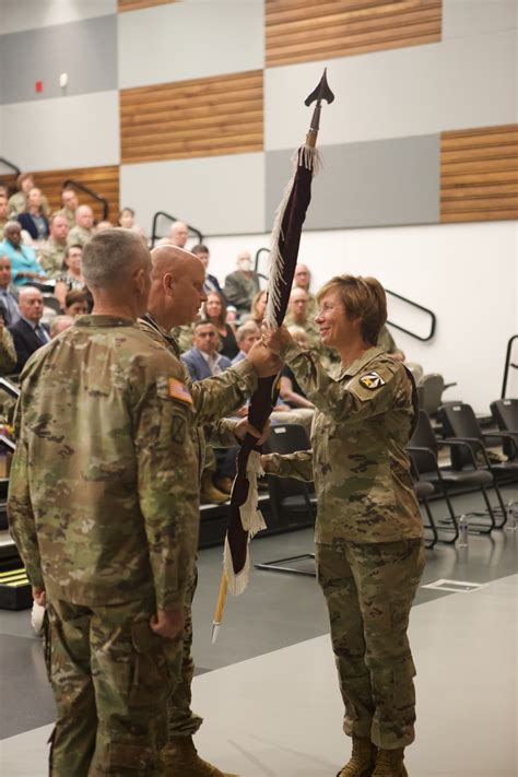 Dvids Images Usamrdc Welcomes New Commanding General Command