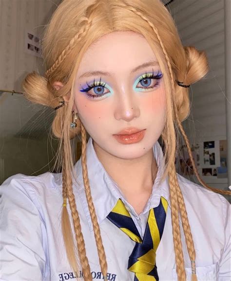 Pin De Ye N En 🌷 En Makeup Peinados Pelo Medio Peinados Tutorial De Cabello