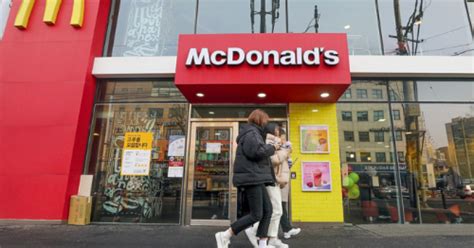 맥도날드 쿼터파운더 치즈 캠페인 모델로 샤이니 키 발탁