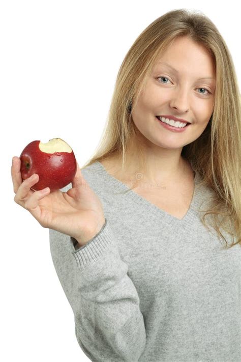 Louro Bonito Comendo Uma Maçã Foto De Stock Imagem De Adulto Fruta