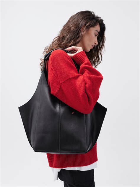 Parachute Small In Cognac Grained Calfskin Rsvp Paris