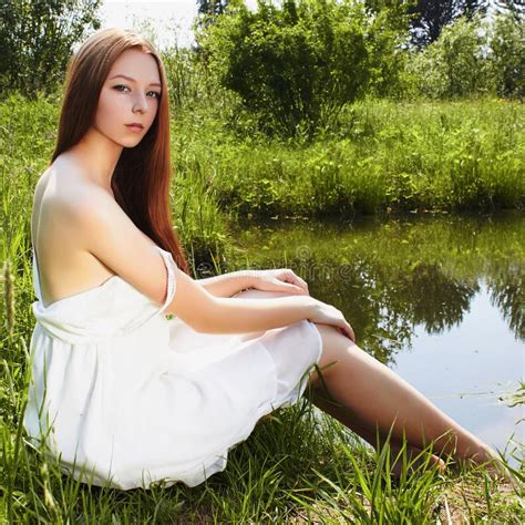 Belle Fille Sexy Dans Leau Photo Stock Image Du Trayeuse Beauté