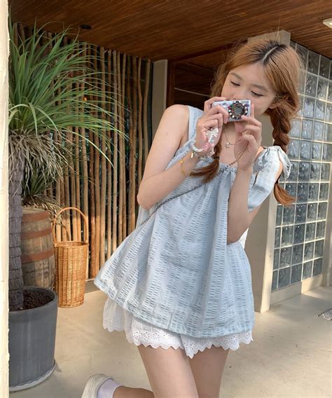 셔링 주름 나시 민소매 서스펜더 블라우스 여름 여성 여자 스퀘어넥 리본 코튼 밴딩 탑 상의 봄 간절기 바캉스룩 리조트룩 여행 비치 휴양지옷 동남아 휴가 바닷가 대 대