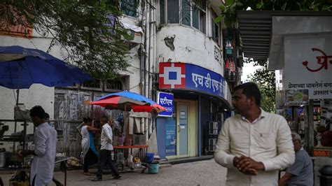 Weighed By Earnings Hit Hdfc Bank May Not Perform In Near Term Analysts News On Markets