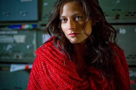Yo El Pior De Todos Very Sexy Lara Pulver