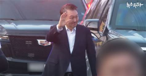 [현장에서] 윤석열 풀려나자 명태균 “나도 곧 구속취소 신청”