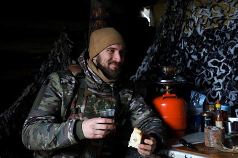 НГУ On Twitter Великдень на фронті Наші воїни на передовій тримають оборону без вихідних але