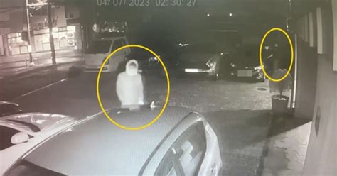 영상 문 안 잠긴 차 털자 제주 차량 마구 턴 10대들 붙잡혀