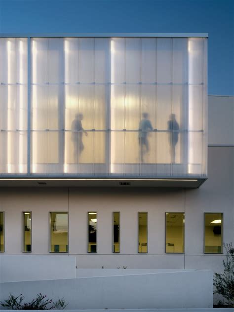 Aux Architecture Clads Los Angeles Arts Centre In Polycarbonate Panels Glass Building Facade