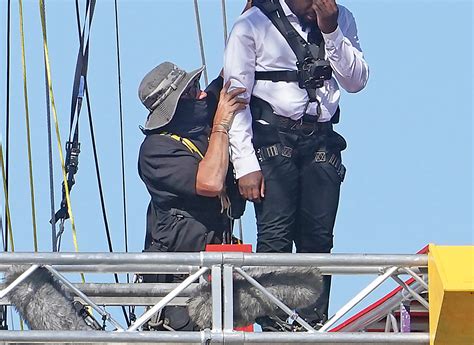 Im A Celeb Fans Shocked As Emotional Babatúndé Is First Star To Quit Trial Just 36 Minutes