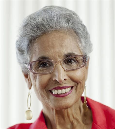 15 Best Hairstyles For Women Over 60 With Oval Faces