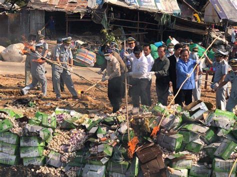 ឯកឧត្តម ប៉ាន សូរសក្ត័ និងឯកឧត្តម យន្ត មីន អញ្ជើញចូលរួមដុតកម្ទេចខ្ទឹមស ខូចគុណភាពចំនួន ២៥តោន