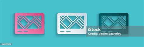 파란색 배경에 격리 된지도 아이콘이있는 용지 절단 Gps 장치 종이 아트 스타일 벡터 3차원 형태에 대한 스톡 벡터 아트 및