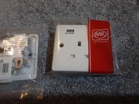 MK SINGLE SOCKET With USB Port MB24354WHI 7 99 PicClick UK