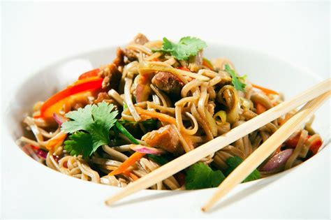 Китайская лапша в устричном соусе с уткой - Sushi Baar