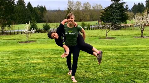 How To Do The Lumbar Carry By Movnat Youtube