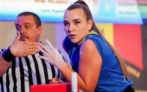 Ester Poláková Si Splnila Velký Sen Usedla Na Světový Trůn Idobryden