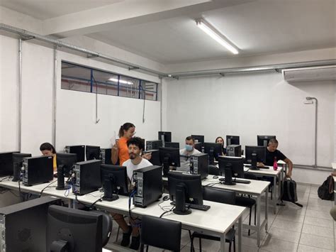 Introdução à Linguagem Python Departamento de Matemática