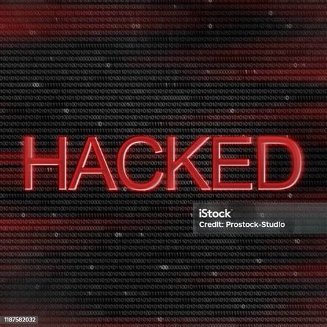 Prasasti Yang Diretas Melalui Latar Belakang Aliran Kode Biner Merah Ilustrasi Stok Unduh